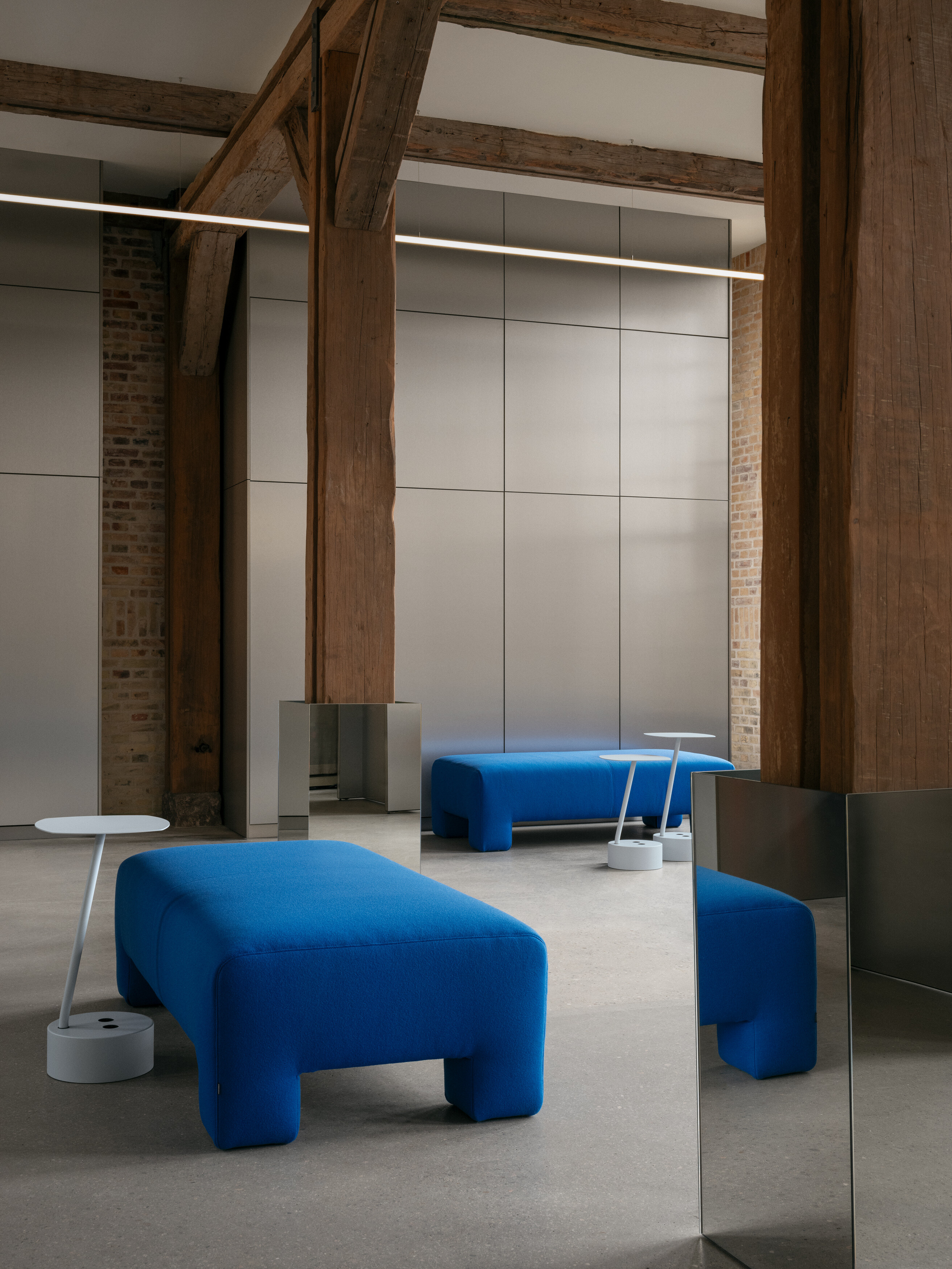 Add Cable Table | Tables & Trolleys | Lammhults